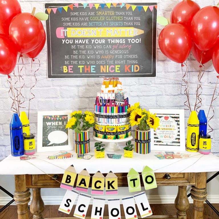 August Celebration Circle First Day of School Kit